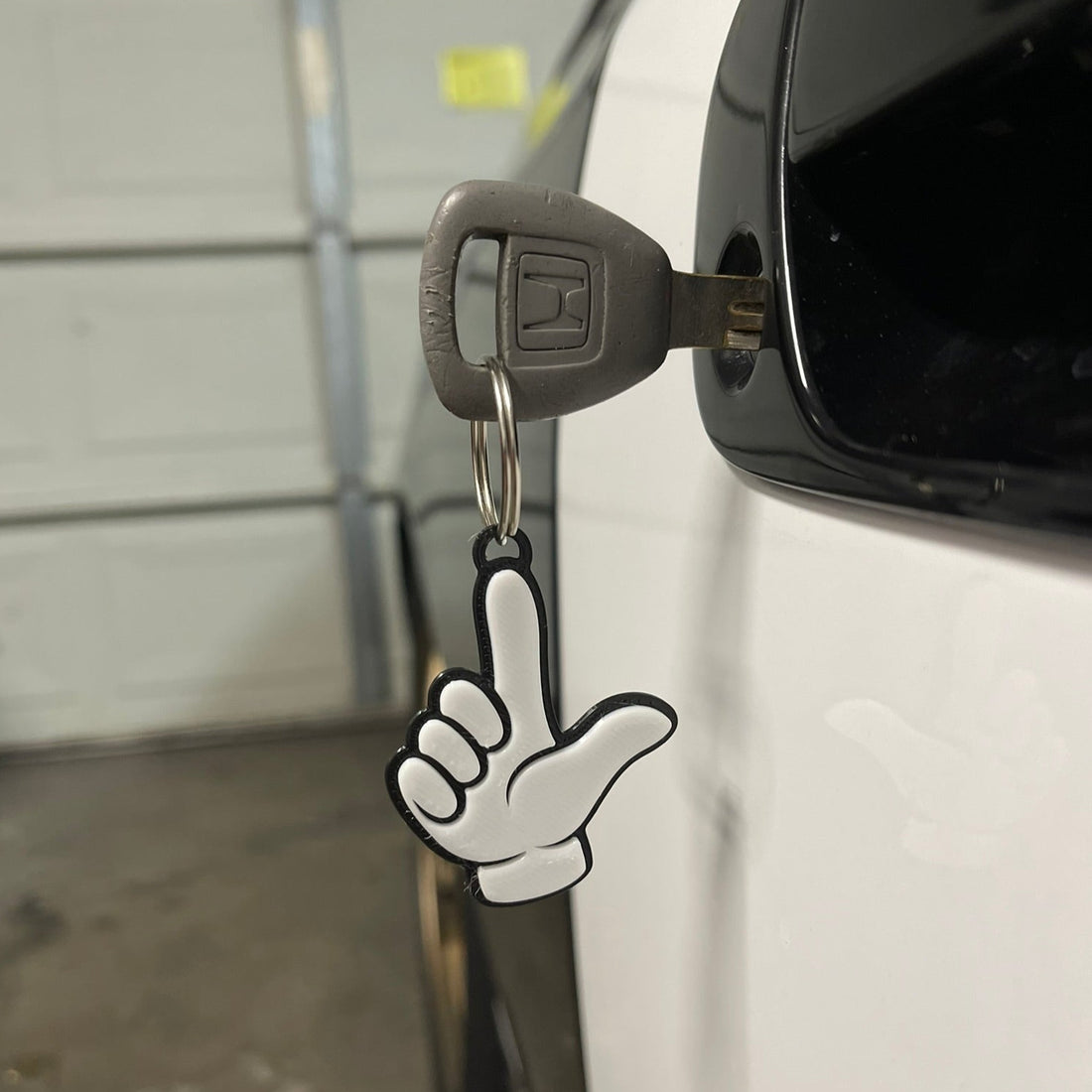 Hand Keychain – ludebehavior